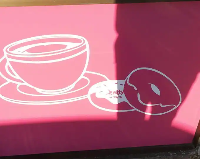 33 Epic Design Fails That Will Make You Cringe - Creative Market Blog