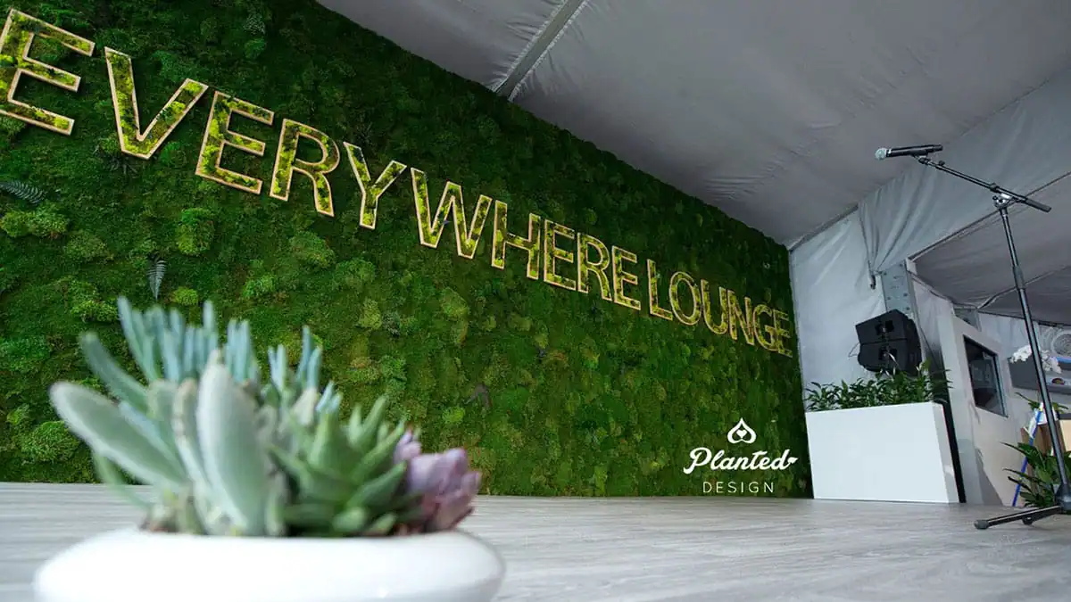 10 Stunning Green Walls That Make A Space Come Alive - Creative Market Blog