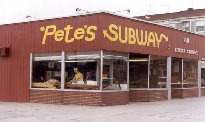 Subway Redesigns its Logo for a New Age - Creative Market Blog